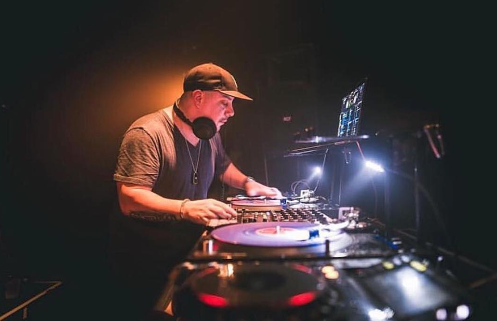 スキルフルなプレイでその名を轟かせたDJ Spinbadが他界。彼の死を悼みその功績を辿る | block.fm